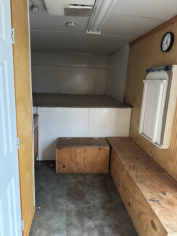 Salvage 2001 Unique Enclosed Trailer 5th wheel Hauler | X2 BUILDERS