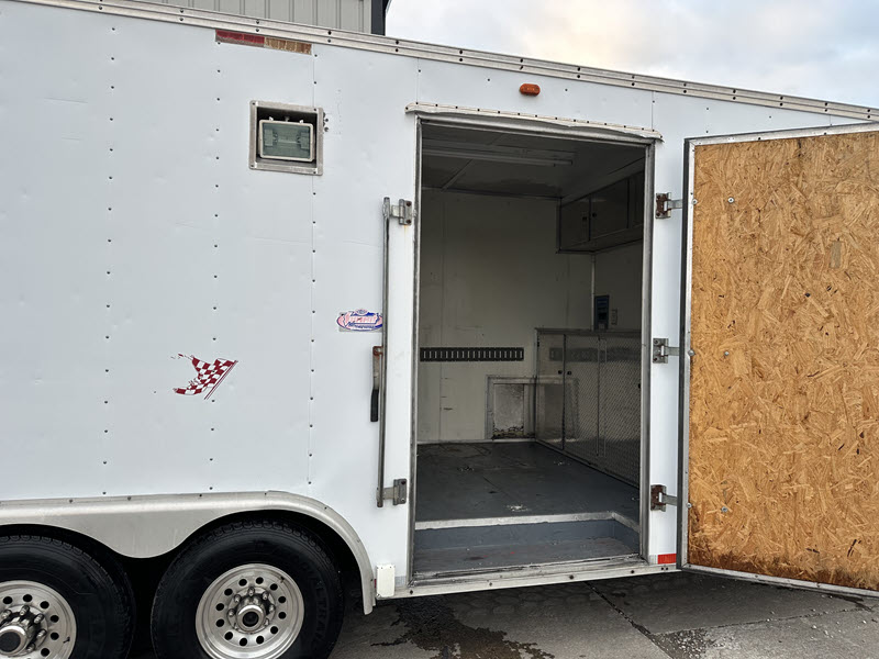 Salvage 2001 Unique Enclosed Trailer 5th wheel Hauler | X2 BUILDERS