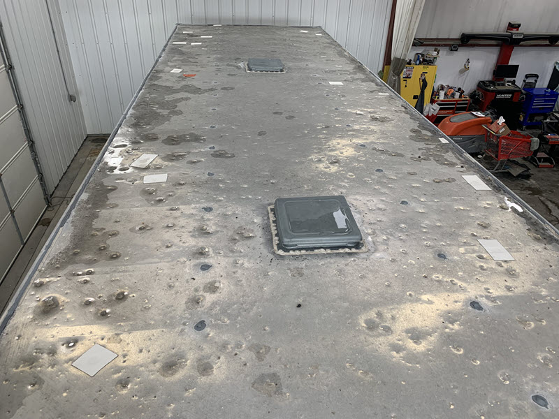 Salvage 2001 Unique Enclosed Trailer 5th wheel Hauler | X2 BUILDERS