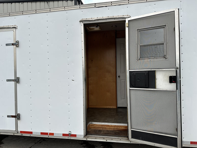 Salvage 2001 Unique Enclosed Trailer 5th wheel Hauler | X2 BUILDERS