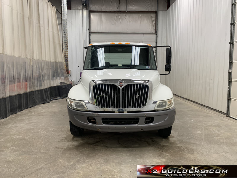 Salvage 2007 International 4000 Series 4100 | X2 BUILDERS