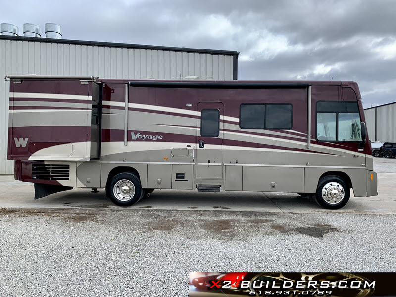 Salvage 2008 Winnebago Voyage Class A RV | X2 BUILDERS