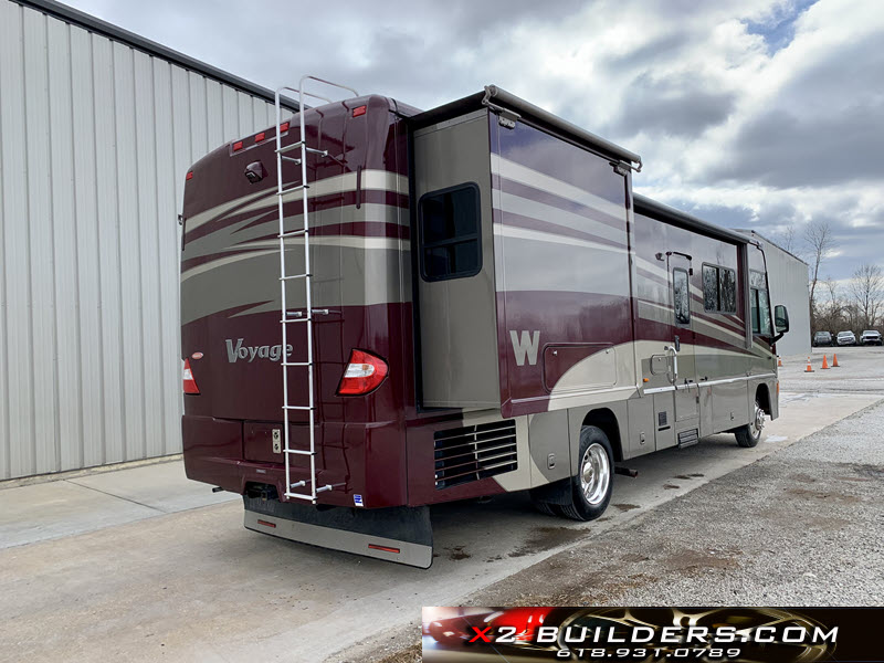 Salvage 2008 Winnebago Voyage Class A RV | X2 BUILDERS
