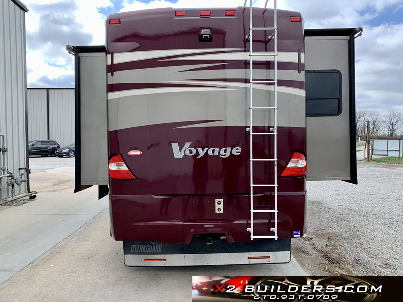 Salvage 2008 Winnebago Voyage Class A RV | X2 BUILDERS