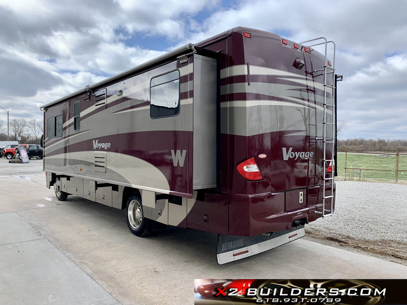 Salvage 2008 Winnebago Voyage Class A RV | X2 BUILDERS