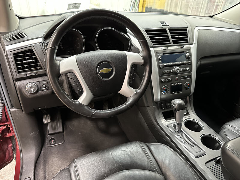 Salvage 2011 Chevrolet Traverse LT | X2 BUILDERS