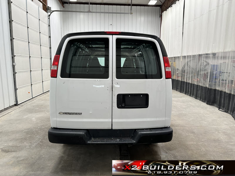Salvage 2018 Chevrolet Express G2500 | X2 BUILDERS